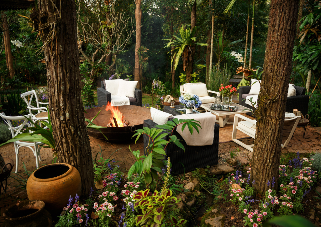 The Magic of Fire: Cozy Retreats with Enchanting Firesides - Secret ...